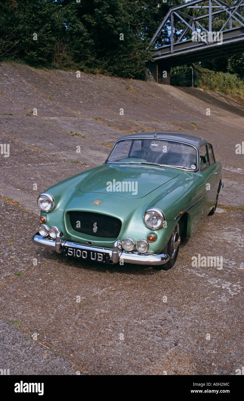 1961 british saloon car hi-res stock photography and images - Alamy