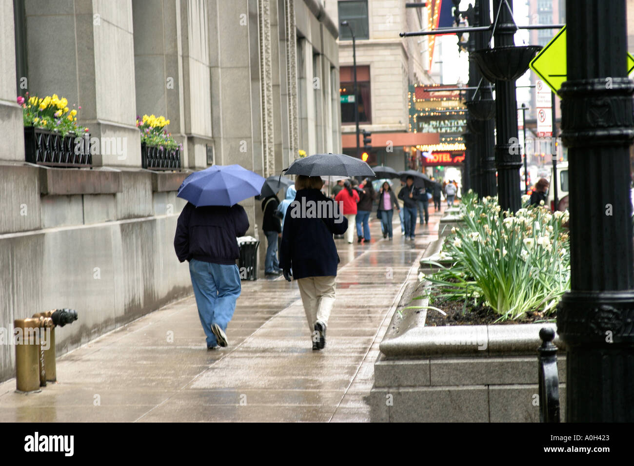 Sidewalk rain hi-res stock photography and images - Alamy
