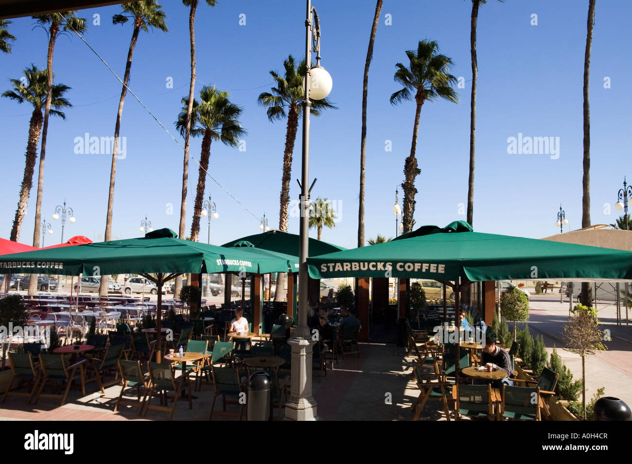 Starbucks coffee on beach hi-res stock photography and images - Alamy