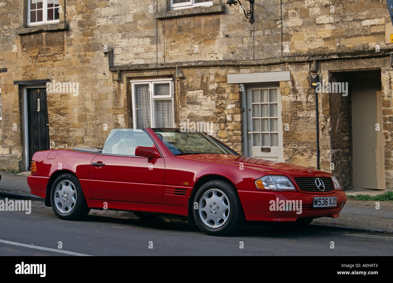 Mercedes r129 hi-res stock photography and images - Alamy