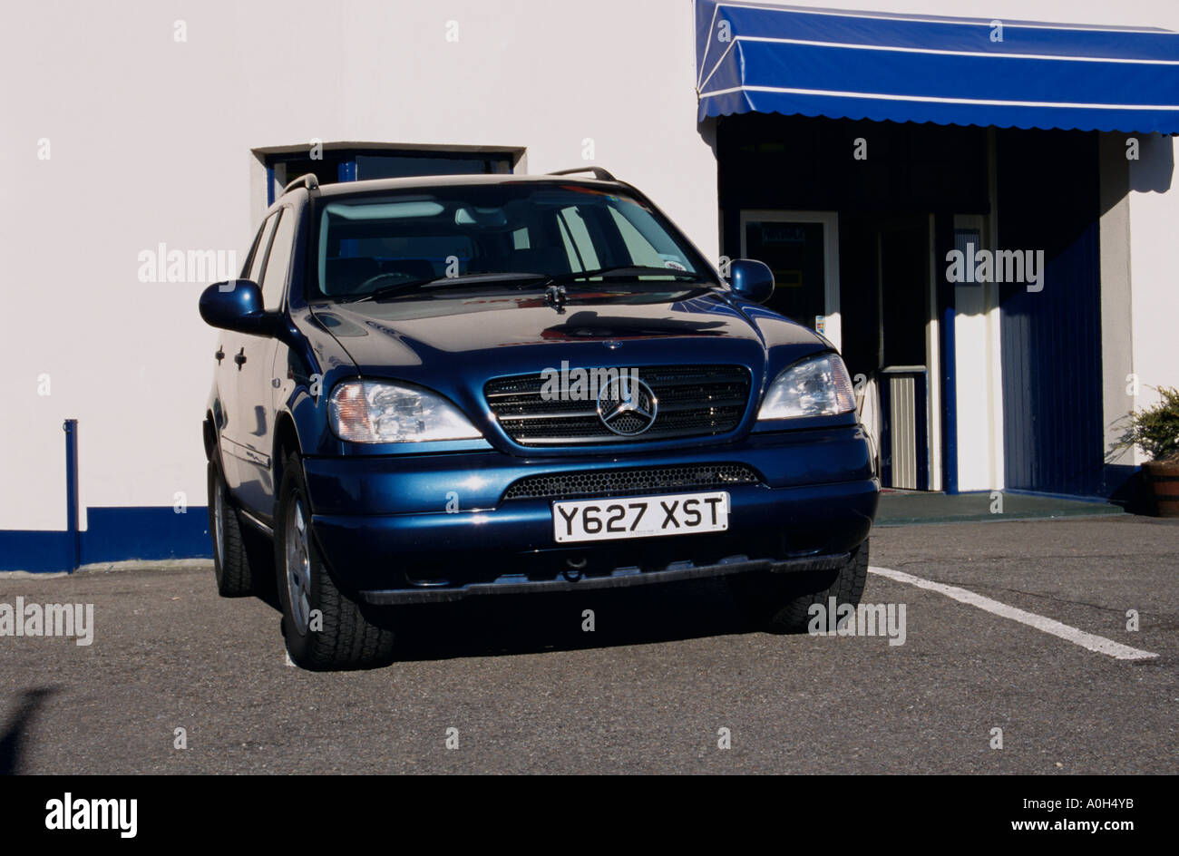 Mercedes benz 1998 cars hi-res stock photography and images - Alamy