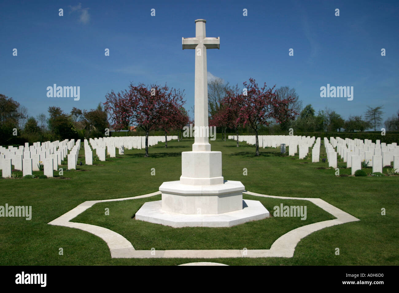 St Desir Commonwealth War Cemetery with 597 WW2 burials and 4 WW1 ...