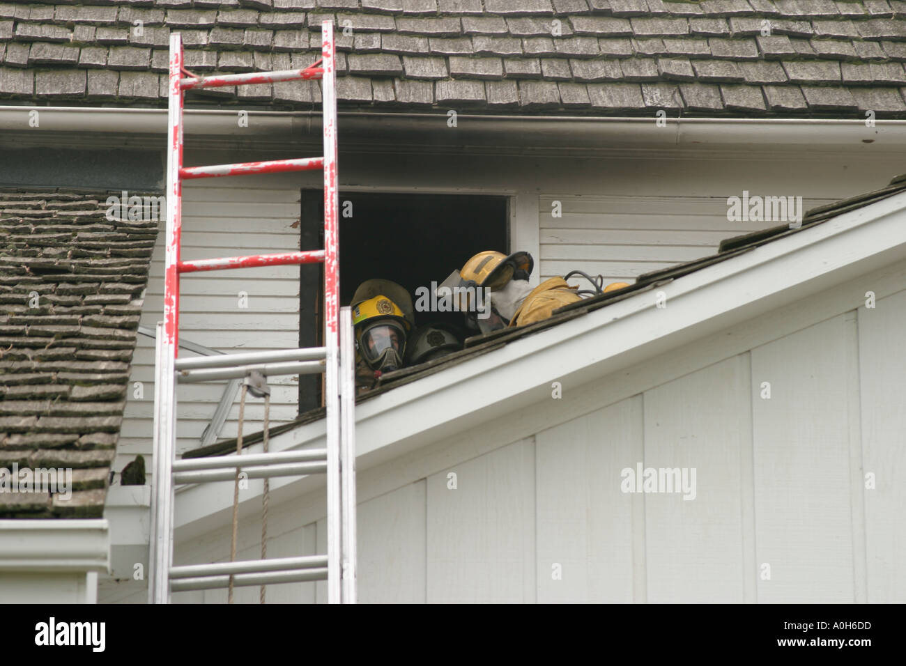 Firefighter in turnout gear hi-res stock photography and images - Alamy