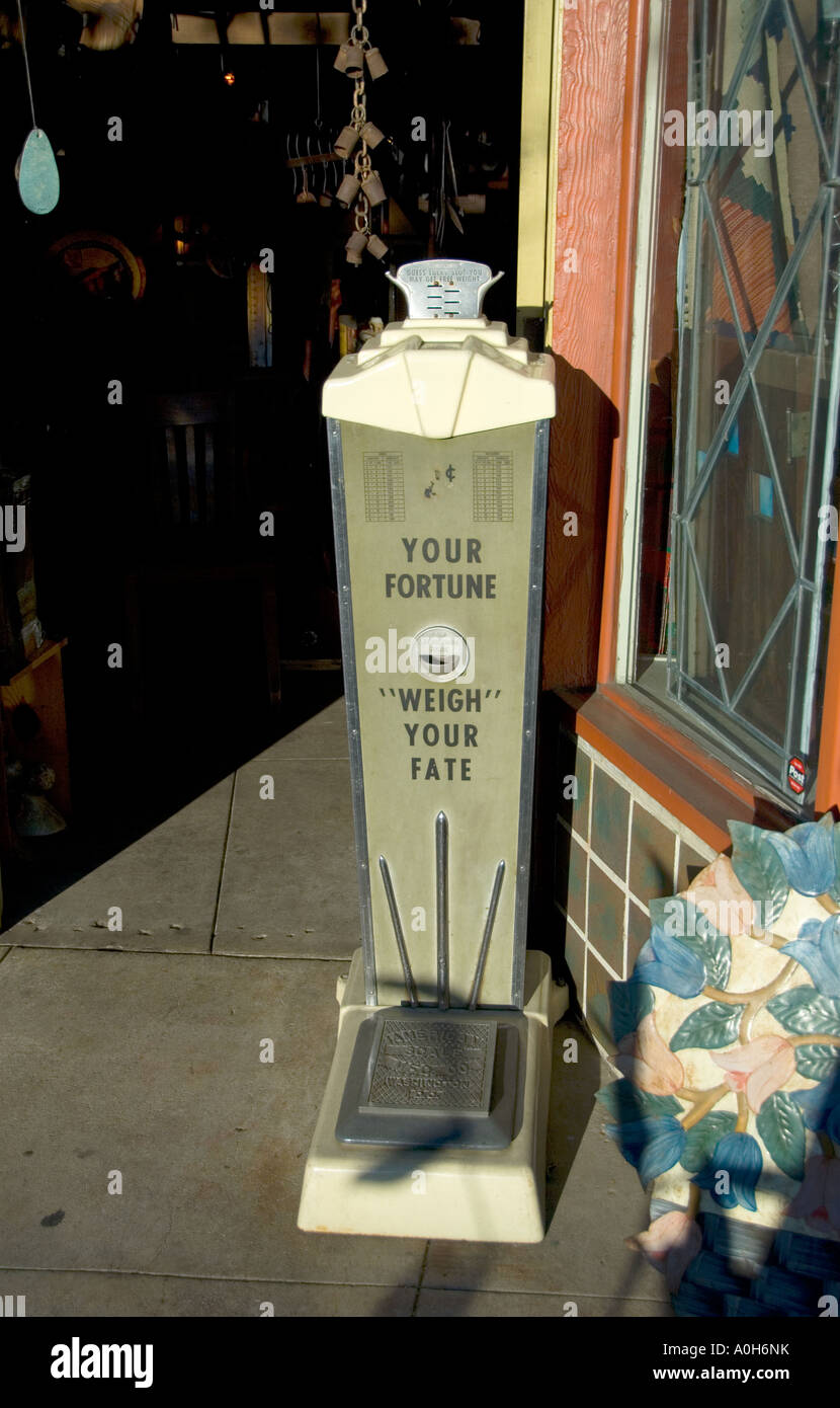 old weight and fortune scale 2 Stock Photo - Alamy