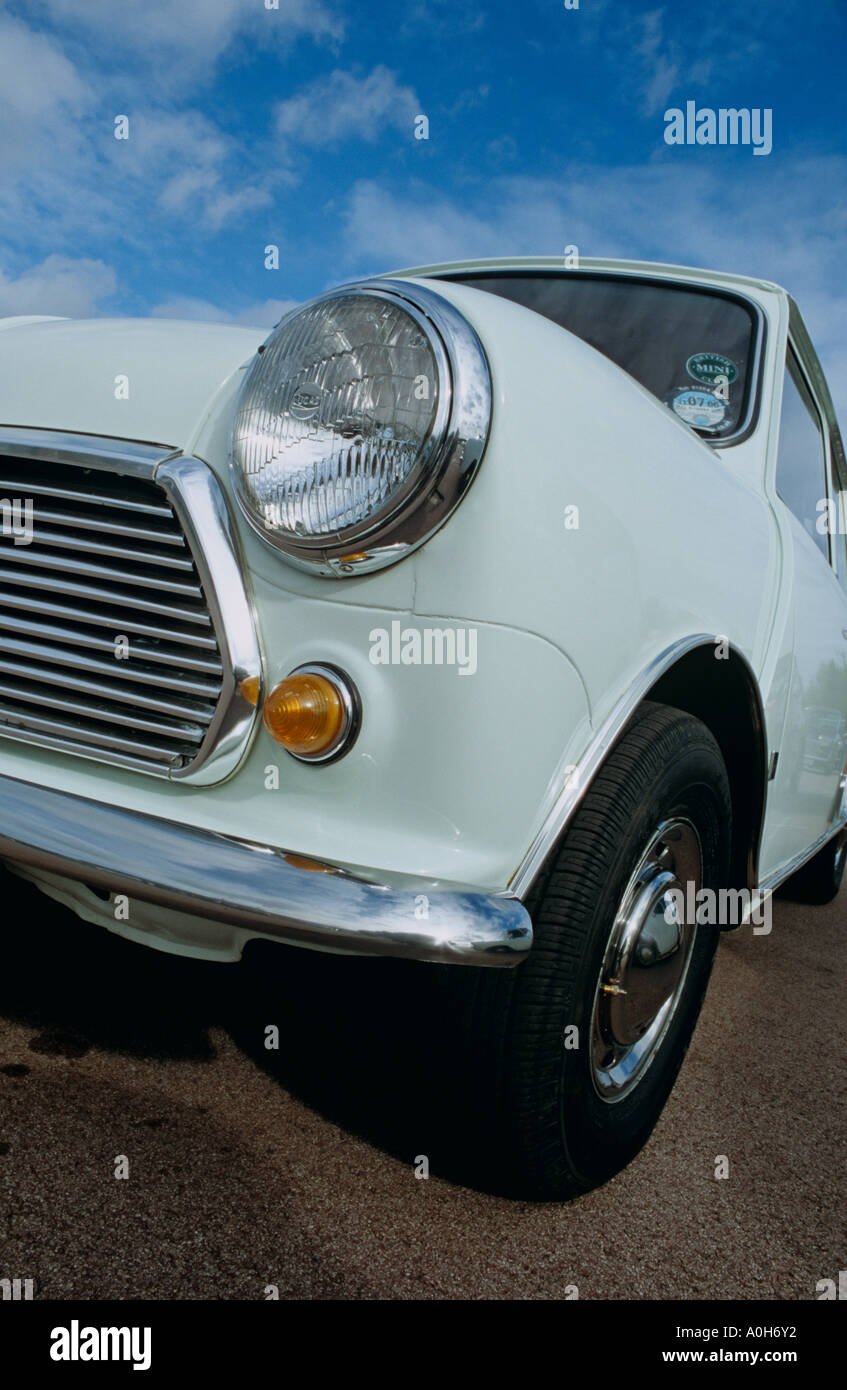 Morris 1000 classic car hi-res stock photography and images - Alamy