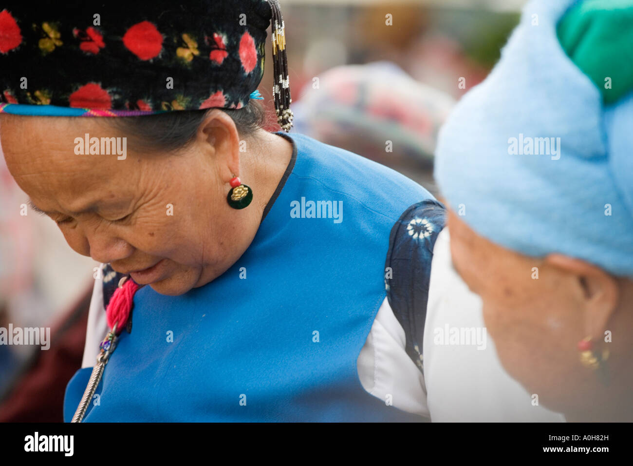 Bai Women Dali Market High Resolution Stock Photography and Images - Alamy