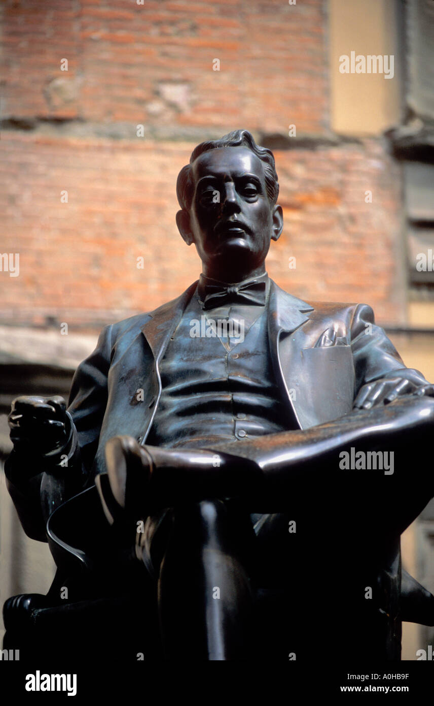 Puccini Statue in Lucca Tuscany Italy Europe EU Stock Photo - Alamy