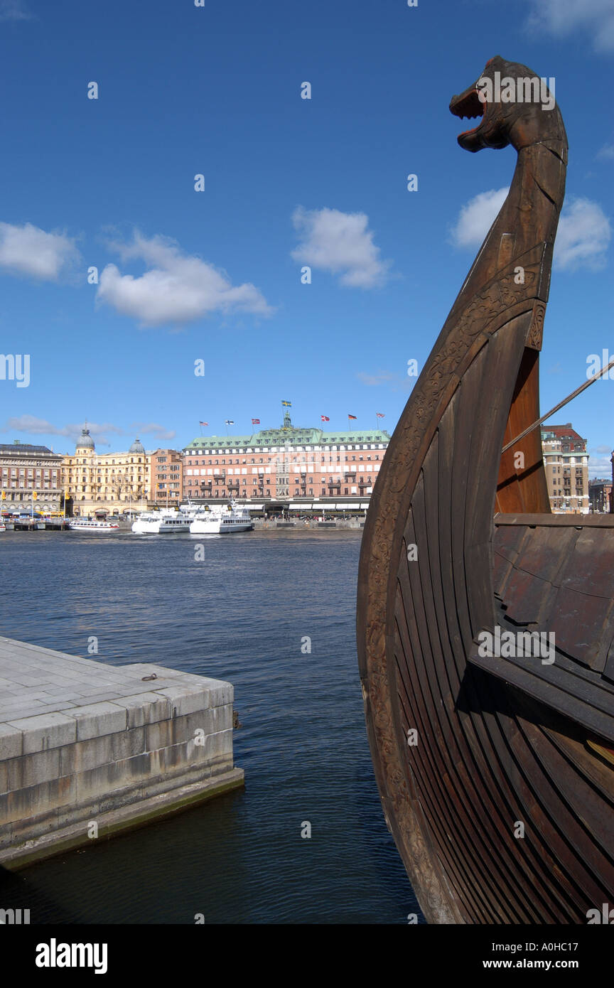 Viking longboat hi-res stock photography and images - Alamy