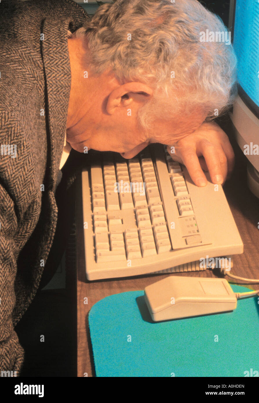 Elderly learning new skills hi-res stock photography and images - Alamy