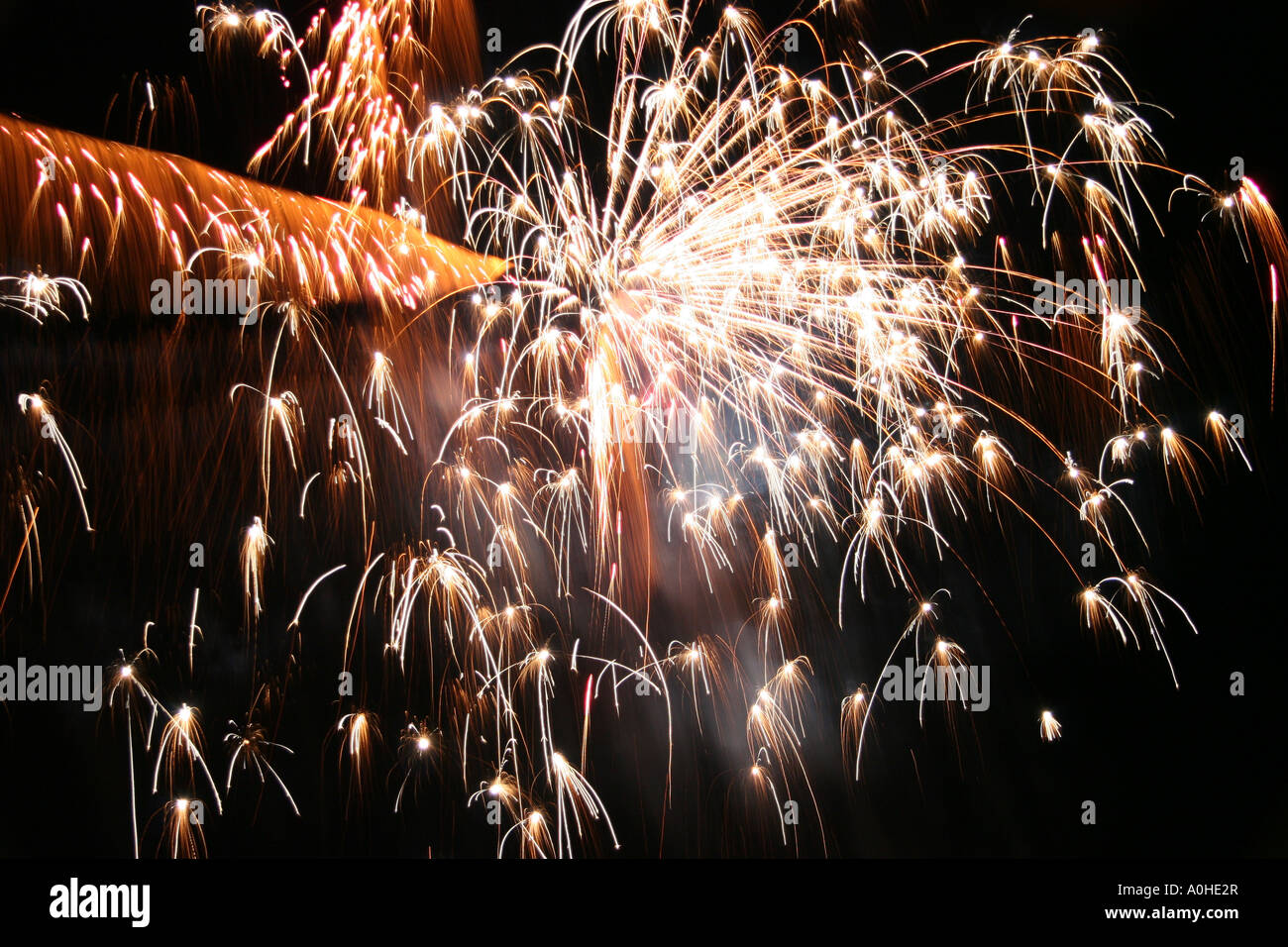 Golden fireworks hi-res stock photography and images - Alamy