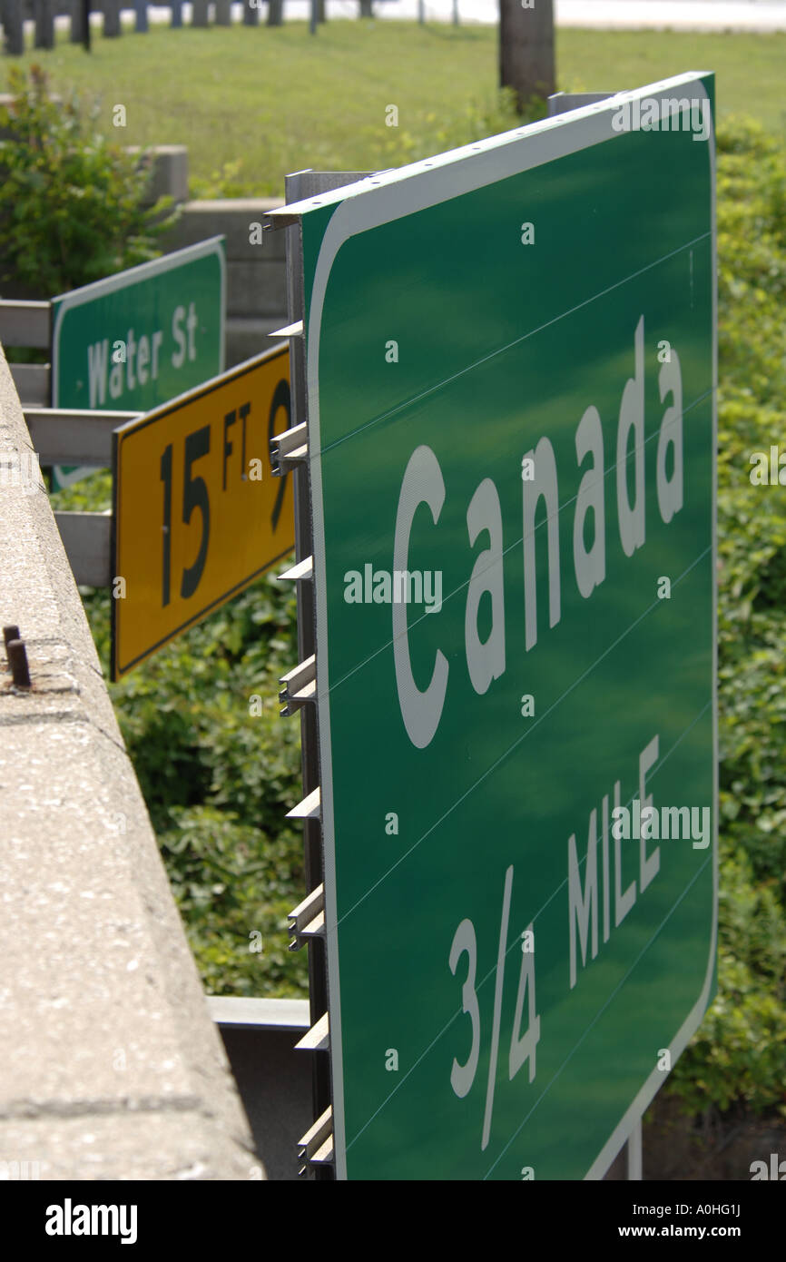 Highway sign canada distance hi-res stock photography and images - Alamy