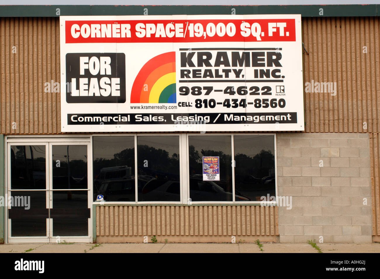 Vacant store corner hi-res stock photography and images - Alamy