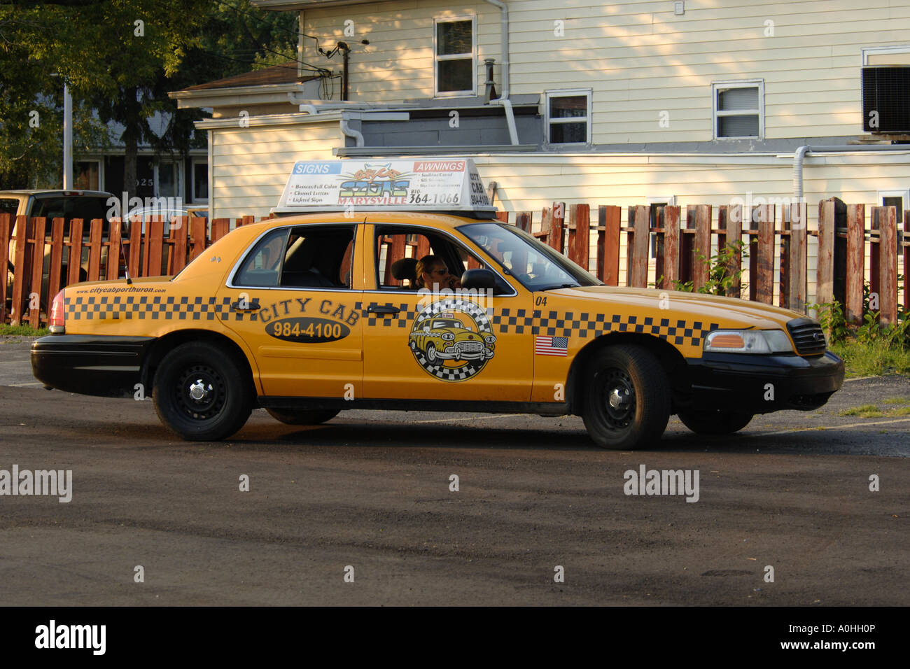 Cab company hi-res stock photography and images - Alamy