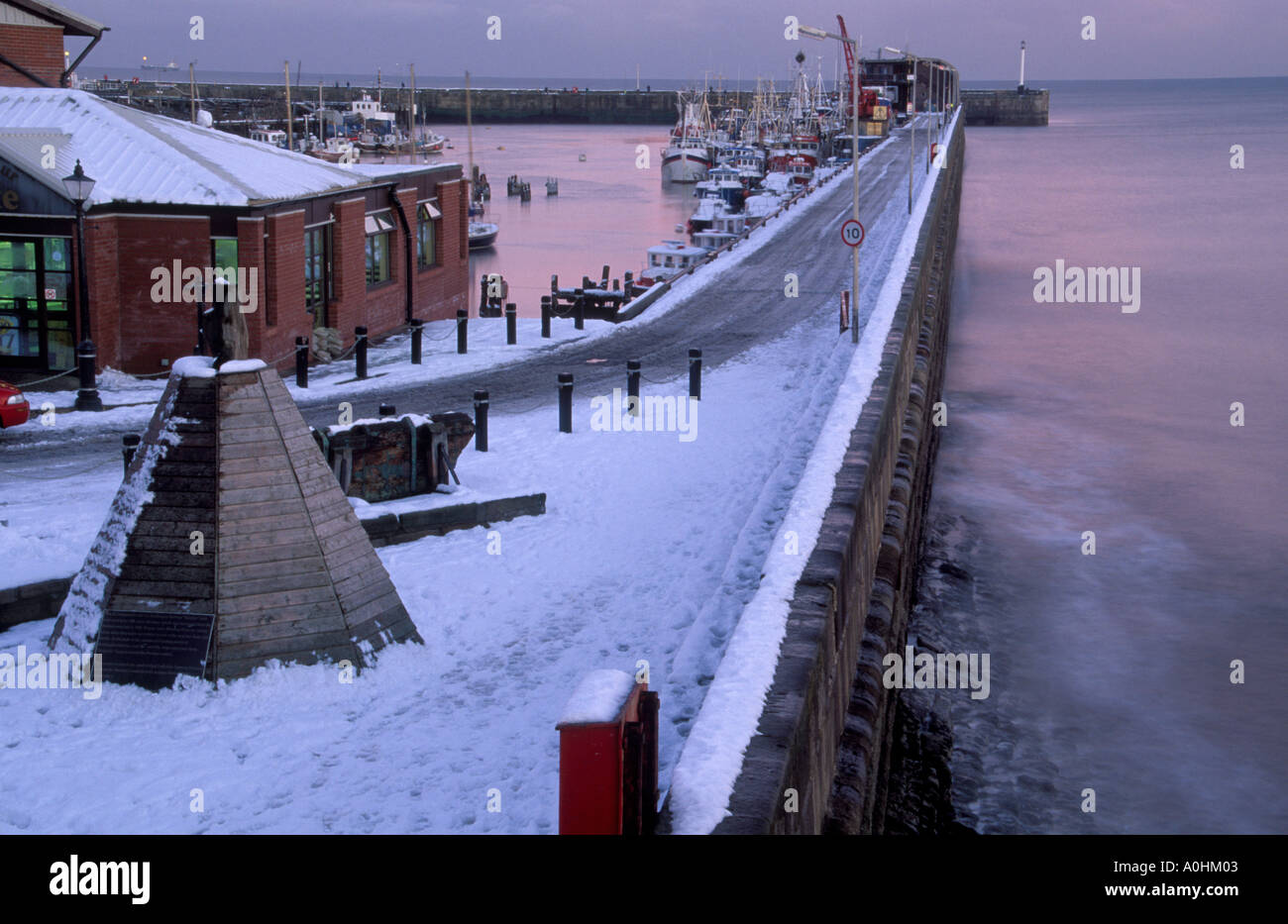 Bridlington trawlers east yorkshire hi-res stock photography and images ...