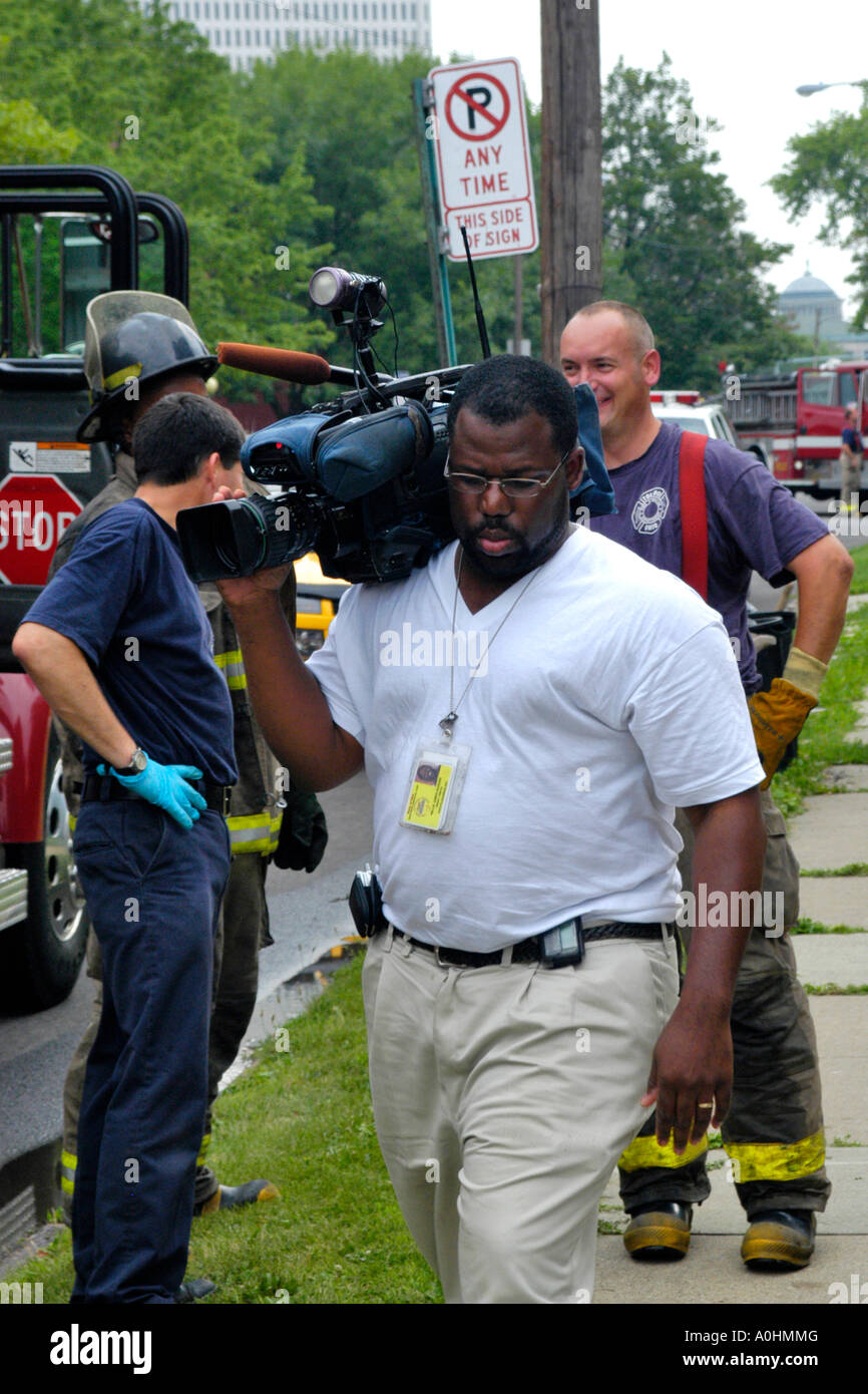 Reporting news journalist hi-res stock photography and images - Alamy