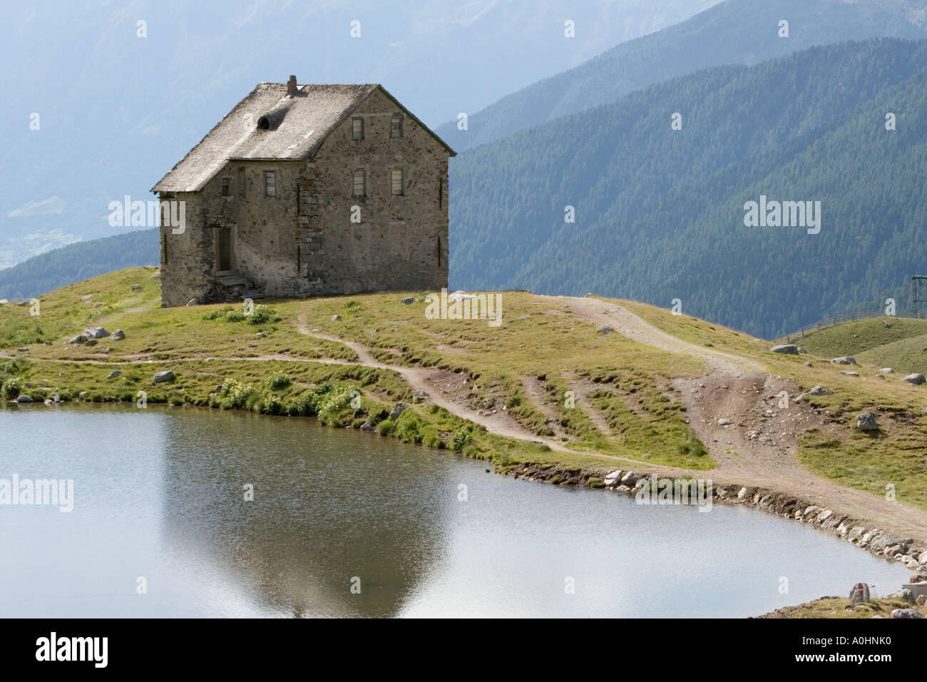 Sesvenna rifugio (Pforzheimerheutte), mountain refuge hut, Schlinigtal ...