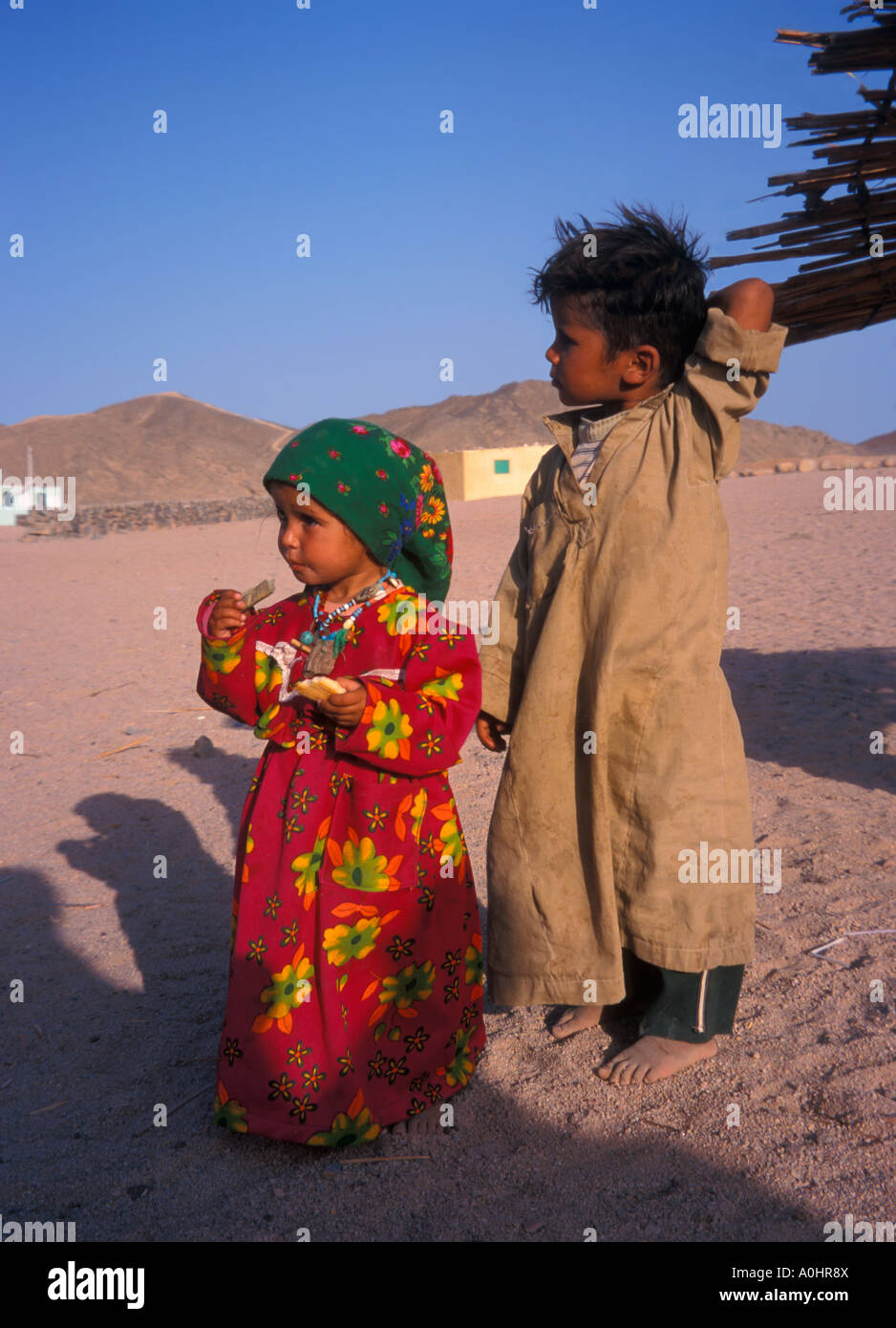 Poor and hungry children hi-res stock photography and images - Alamy