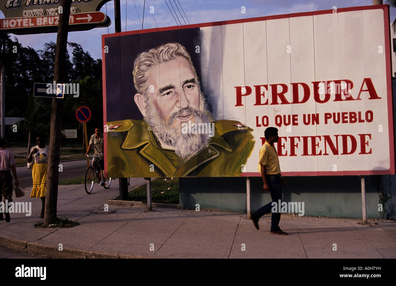 fidel castro cuba political slogan socialism communist Stock Photo - Alamy