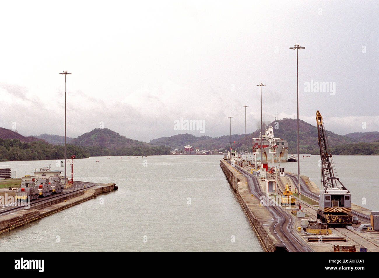 Royal canal locks hi-res stock photography and images - Alamy