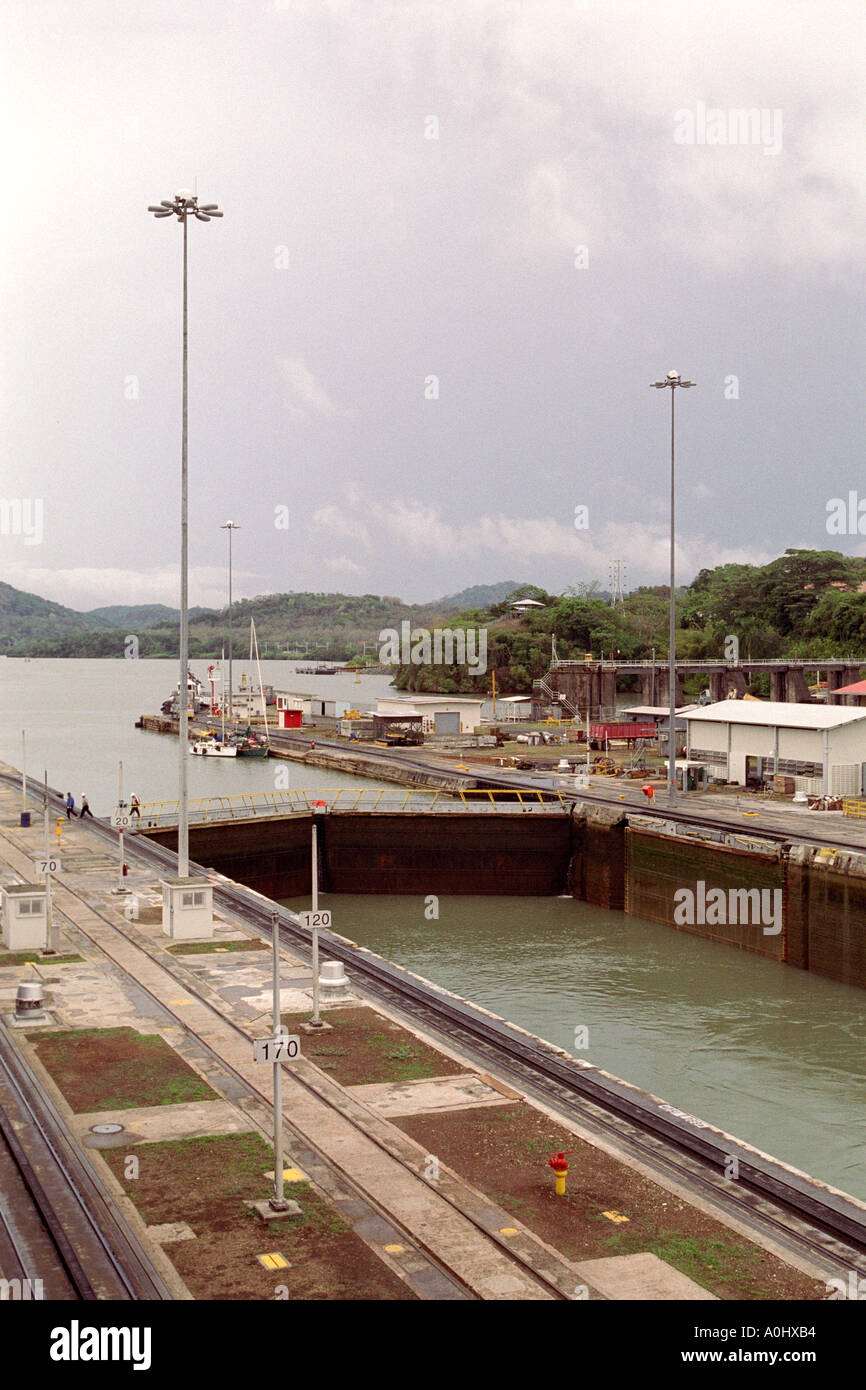 panama canal locks Stock Photo - Alamy