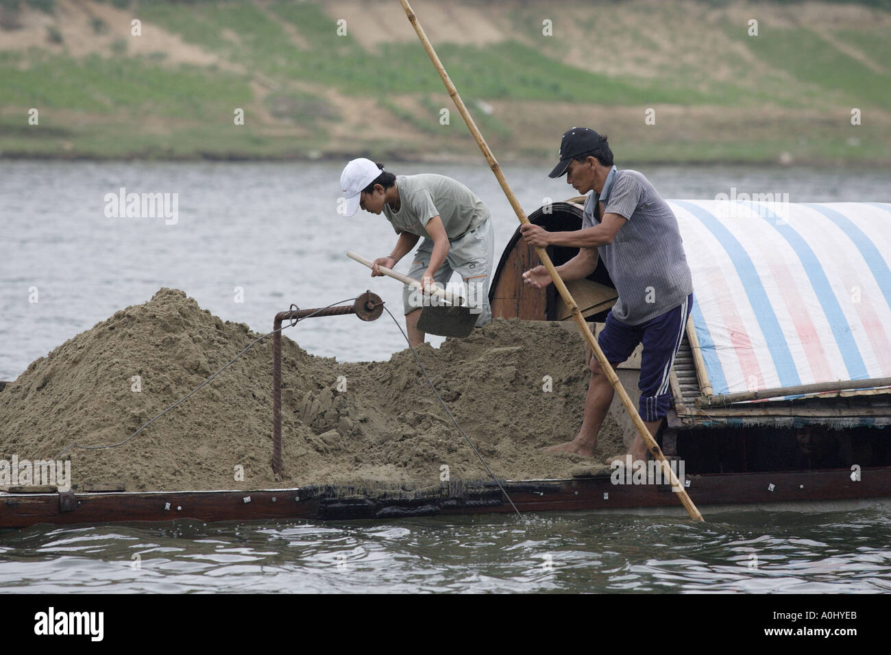 Vietnamese laborers hi-res stock photography and images - Alamy