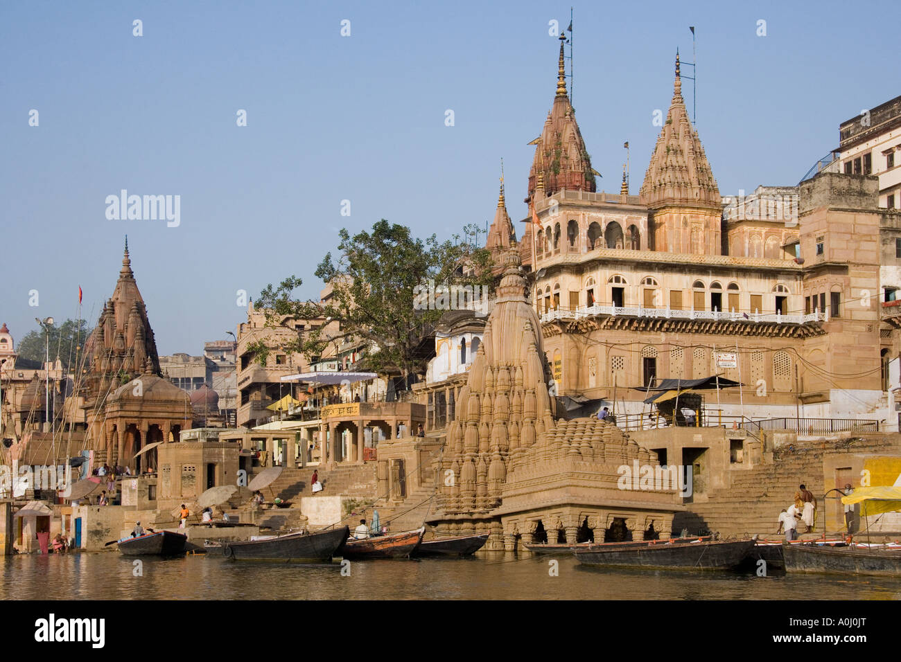 The Scindia Hindu Ghat on the West Bank of the River Ganges in Varanasi ...