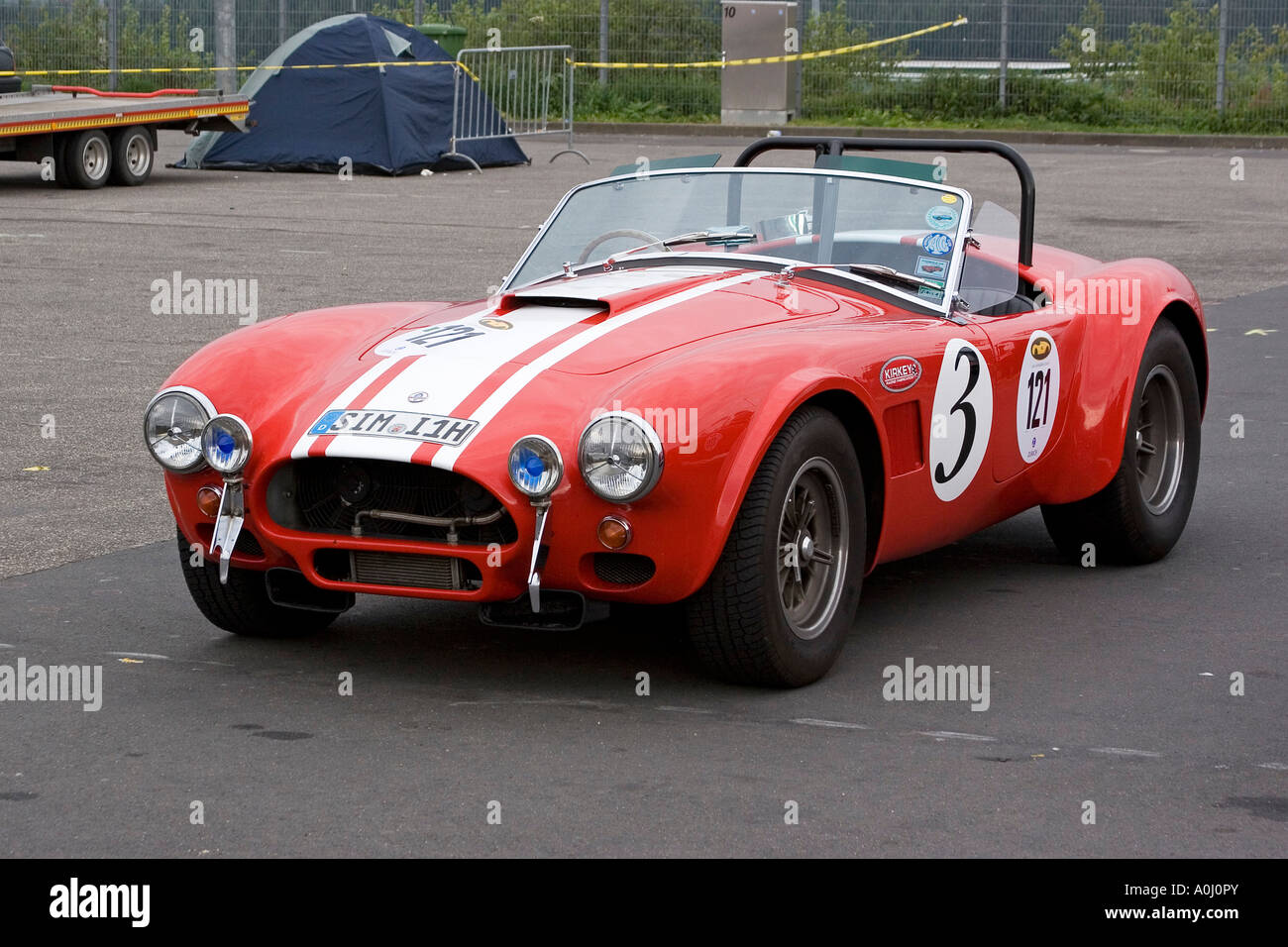 Ac cobra red hi-res stock photography and images - Alamy