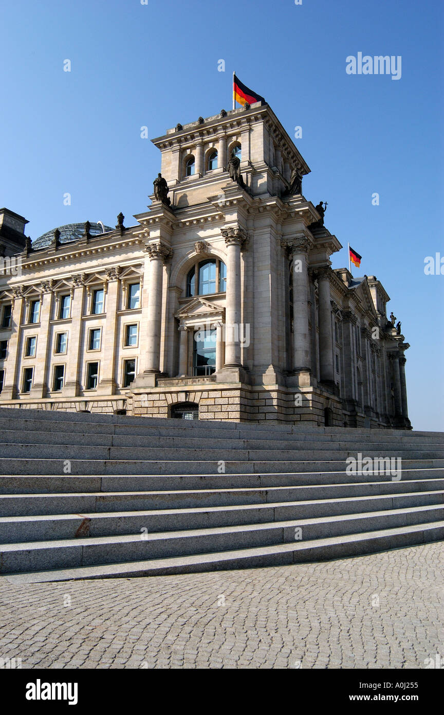 Steps of reichstag hi-res stock photography and images - Alamy
