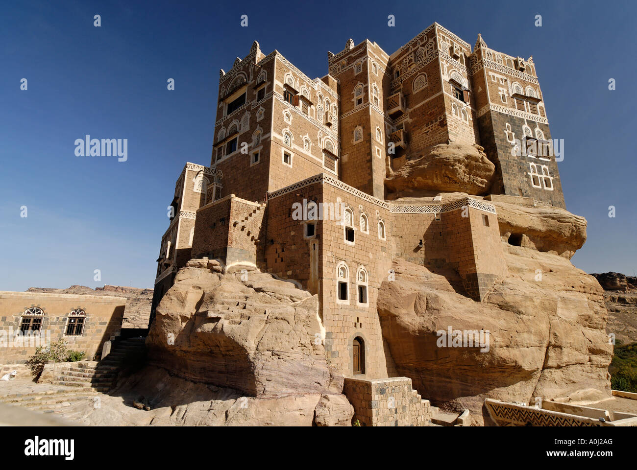 Dar al Hadschar, palace of iman Yachya at Wadi Darr, Dhar, Yemen Stock ...