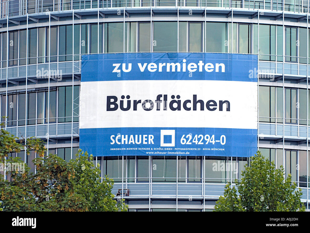 Building closed sign hi-res stock photography and images - Alamy