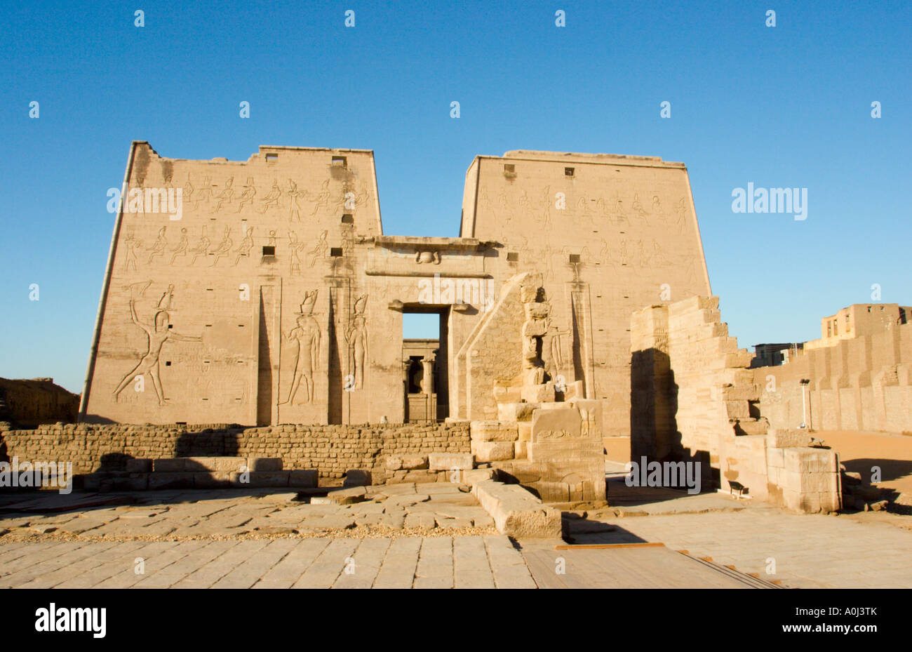 Edfu horus hathor hi-res stock photography and images - Alamy