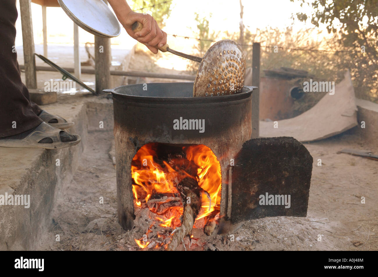 Outdoor cooking Uzbekistan Stock Photo - Alamy