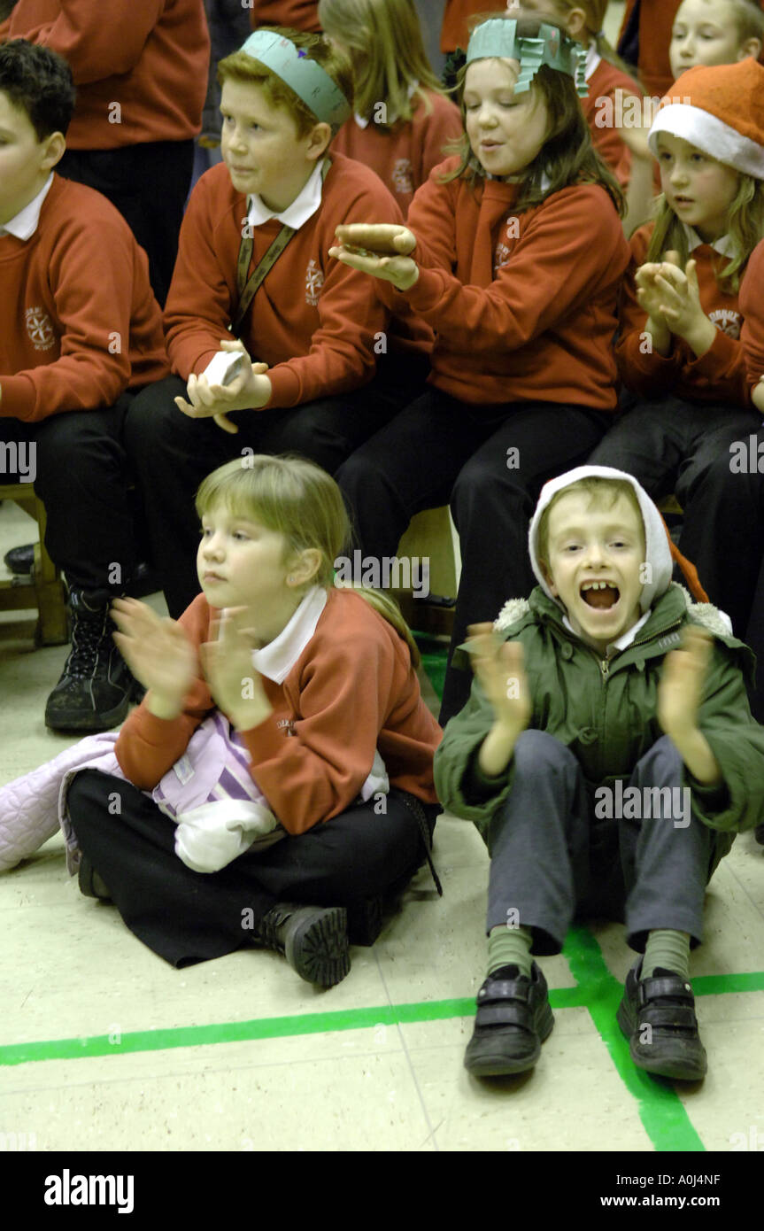 kids in shool assembly Stock Photo - Alamy
