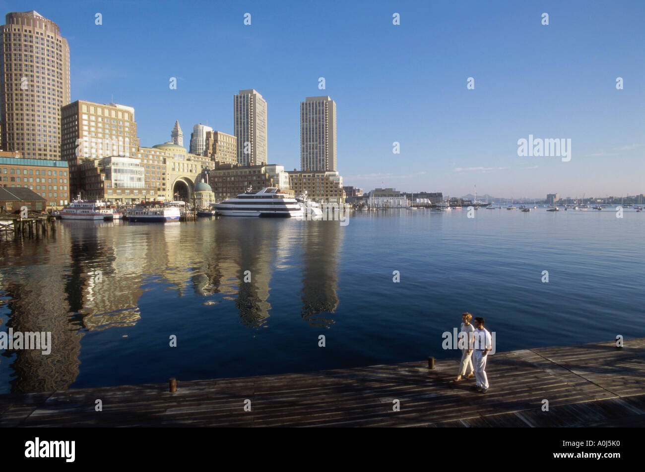 Massachusetts boston two women hi-res stock photography and images - Alamy
