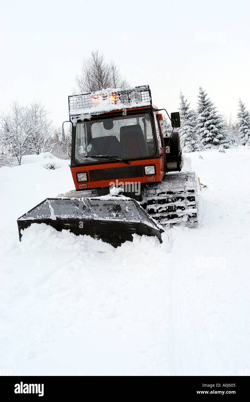 Tracked snow plough hi-res stock photography and images - Alamy