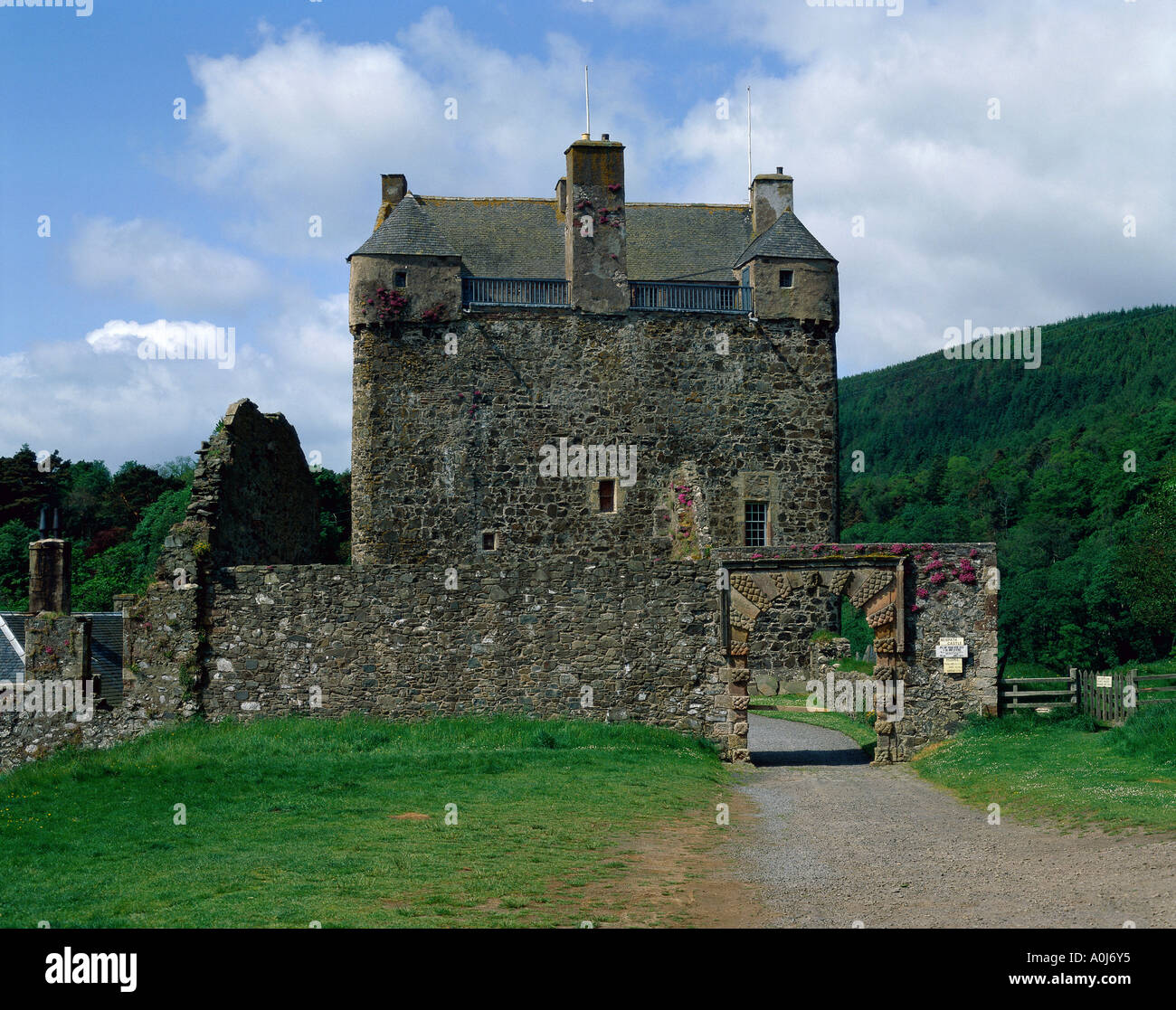 Neidpath Castle Peebles Scotland Stock Photo - Alamy