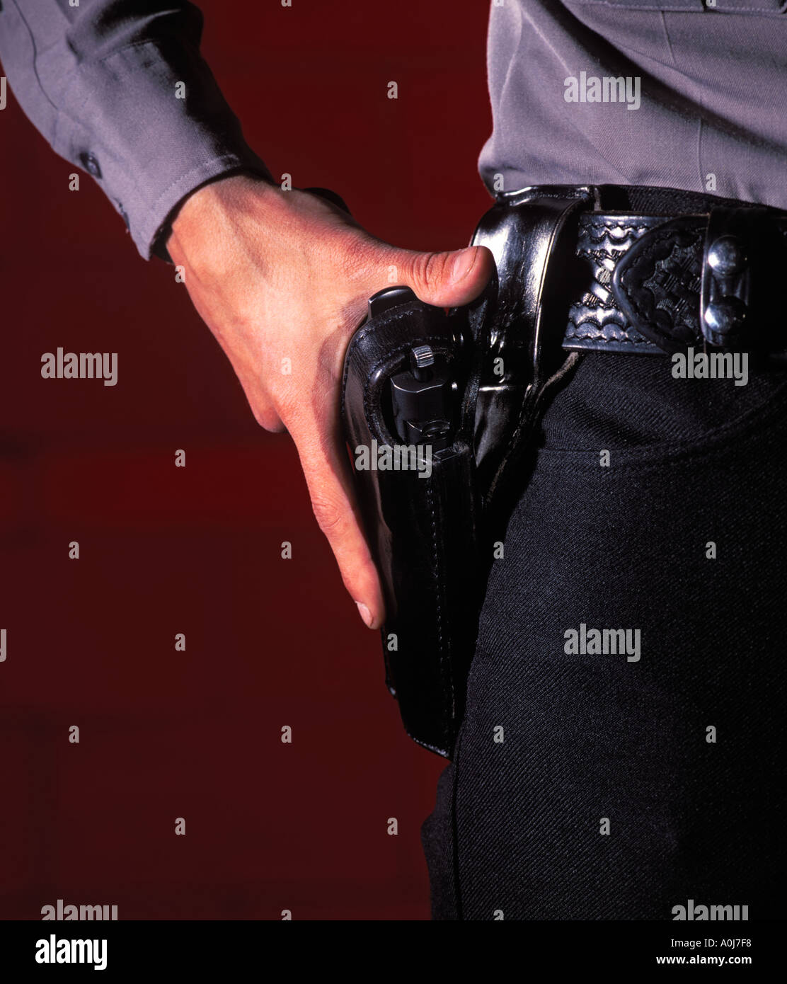 policeman drawing his pistol Stock Photo - Alamy