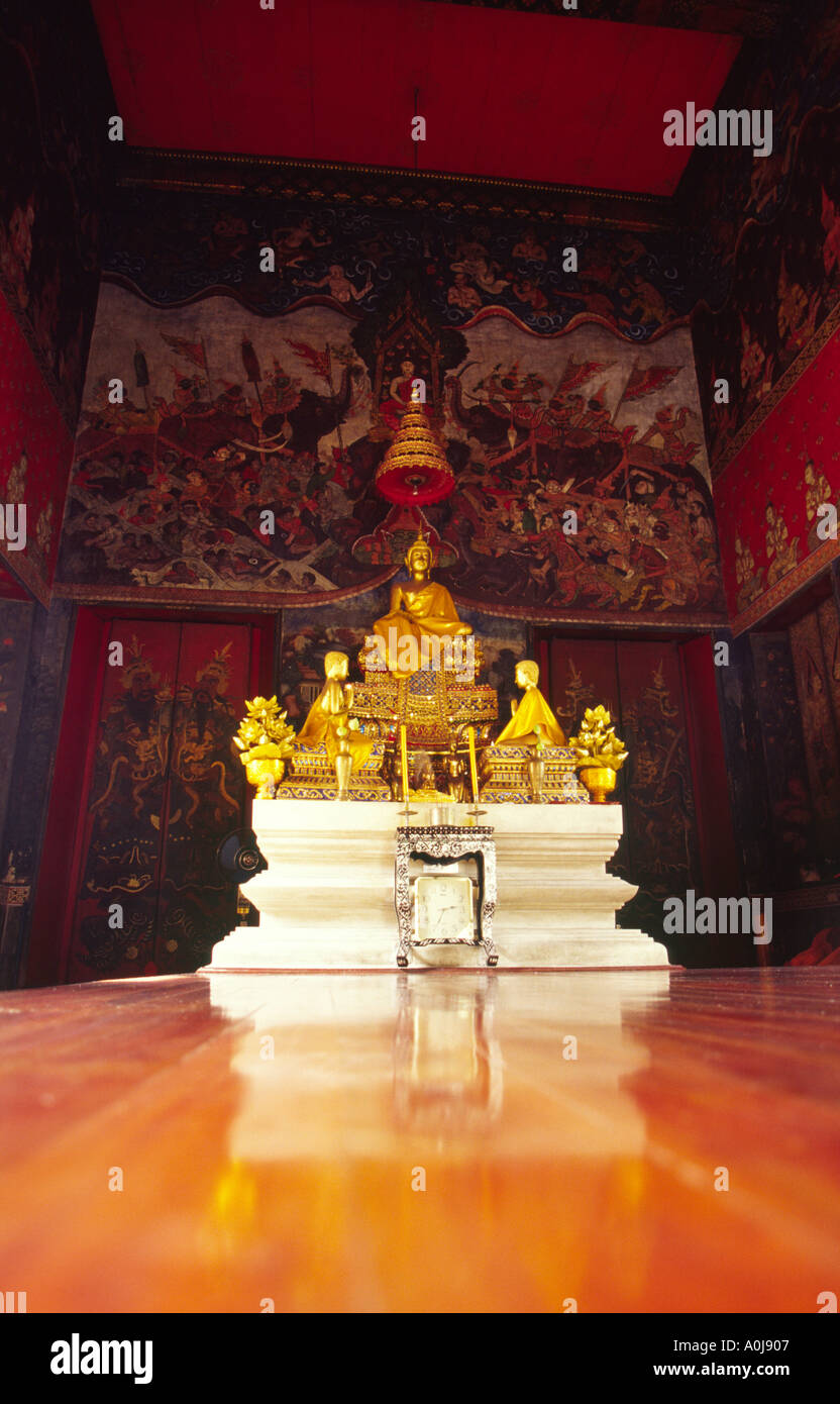 Buddha statue inside temple hi-res stock photography and images - Alamy