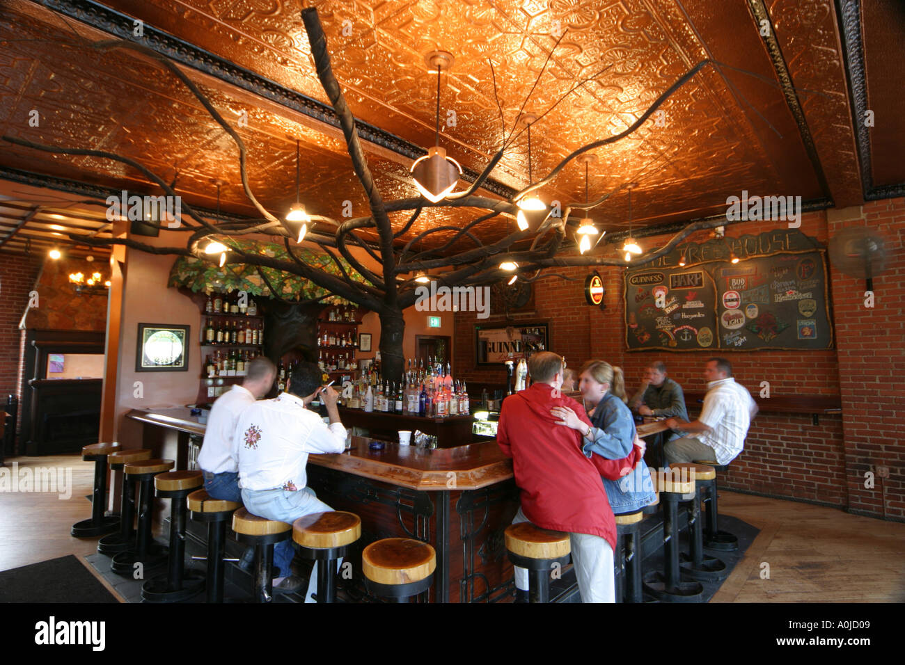 Cleveland ohio bar hi-res stock photography and images - Alamy