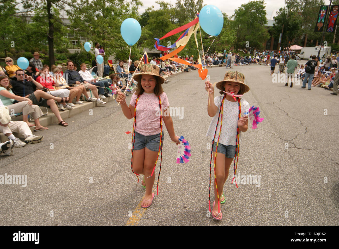 Girls on parade hi-res stock photography and images - Alamy