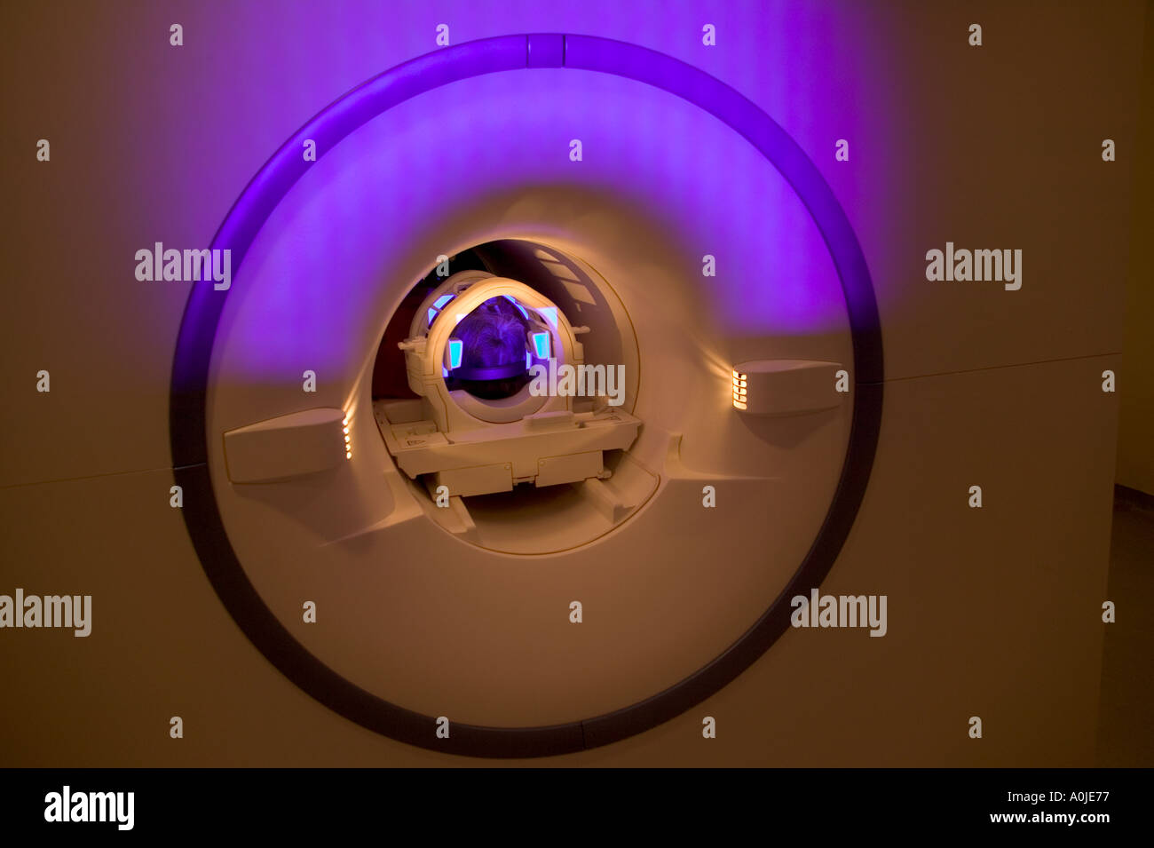 Functional mri brain hi-res stock photography and images - Alamy