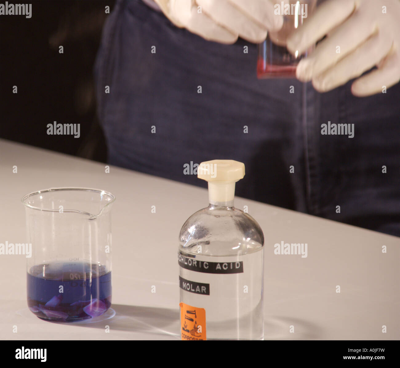 science laboratory equipment Stock Photo - Alamy