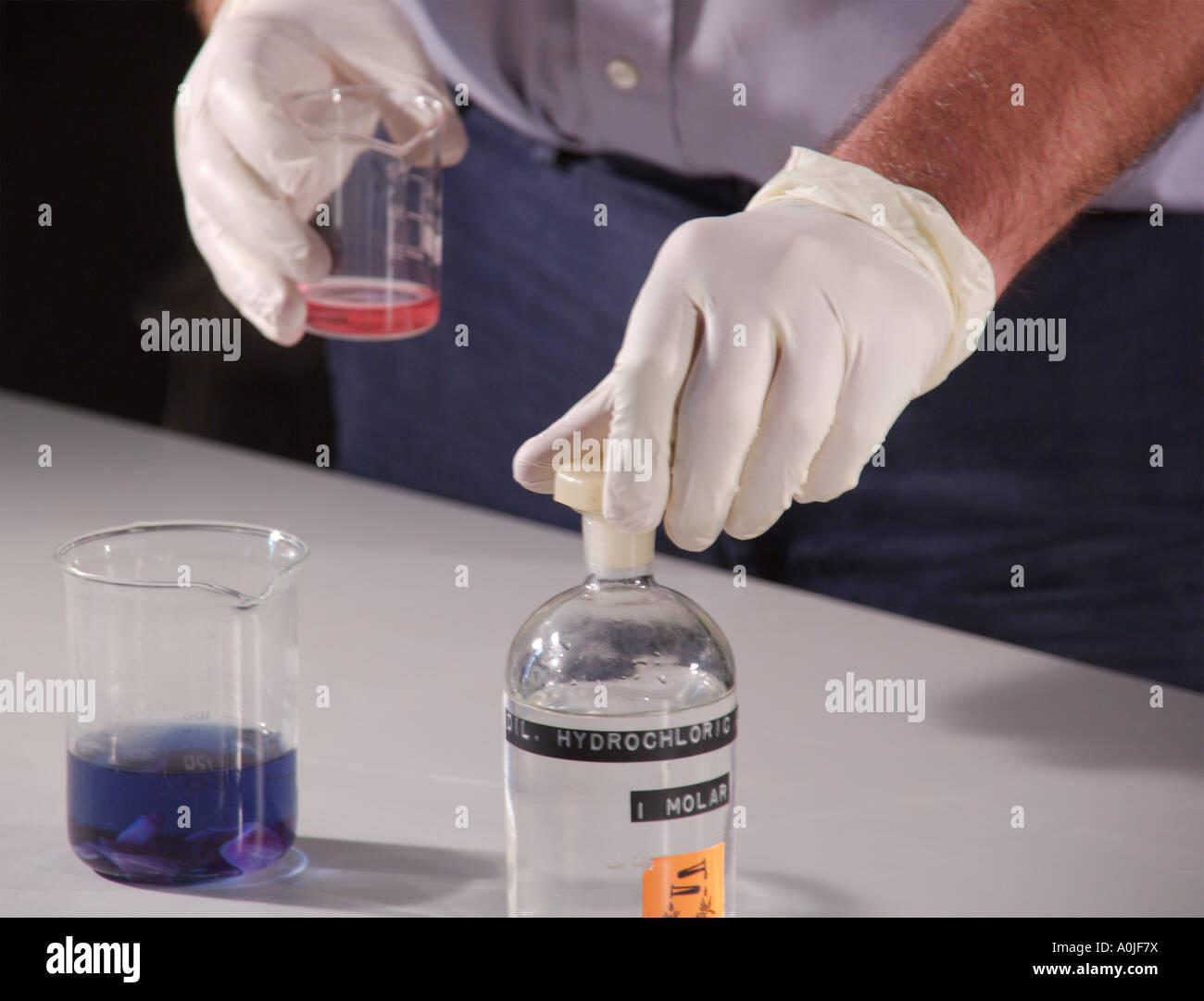 science laboratory equipment Stock Photo - Alamy