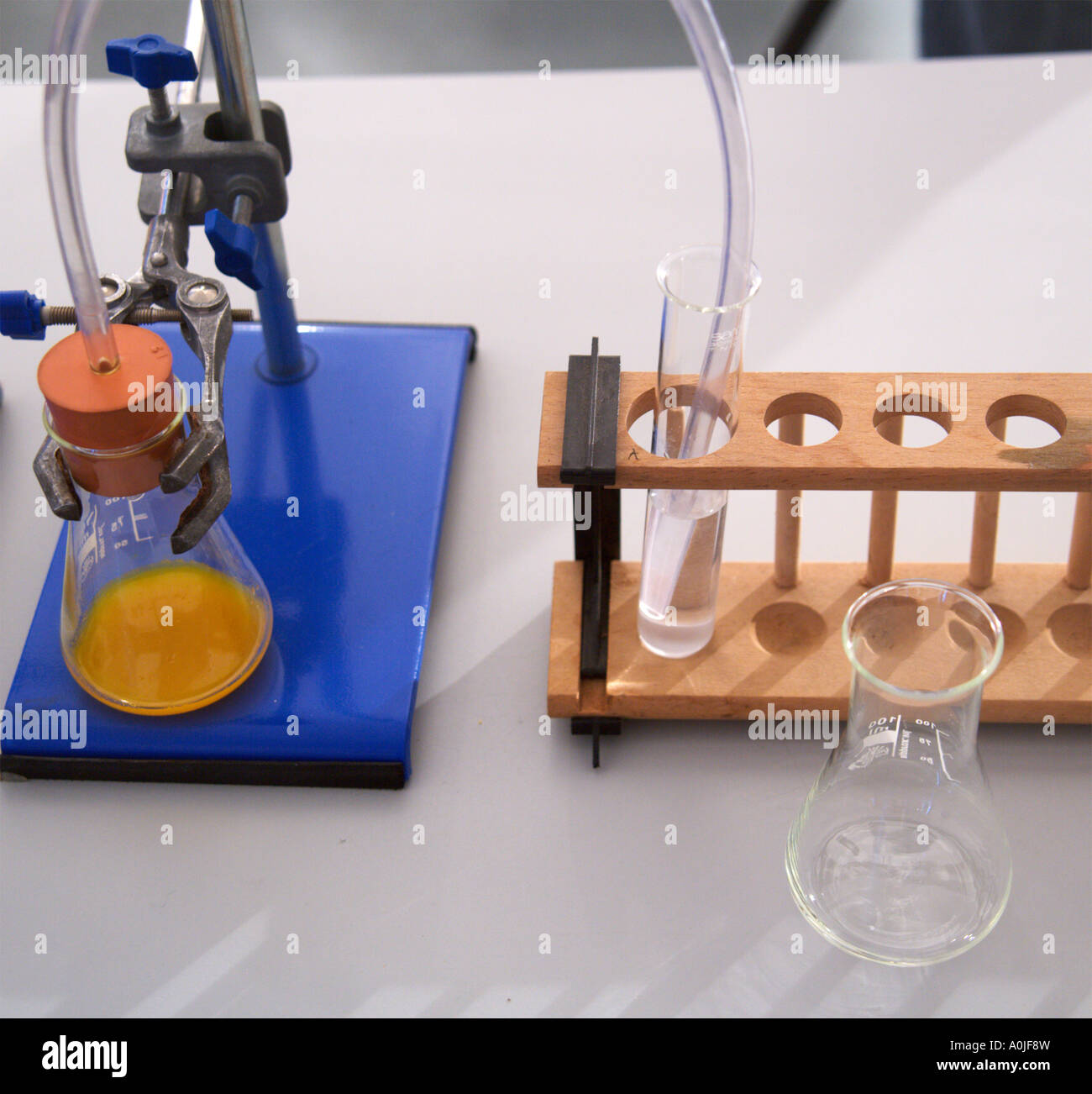 science laboratory equipment Stock Photo - Alamy