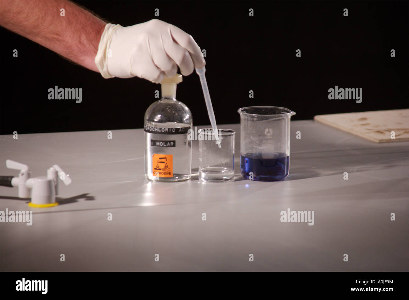 science laboratory equipment Stock Photo - Alamy