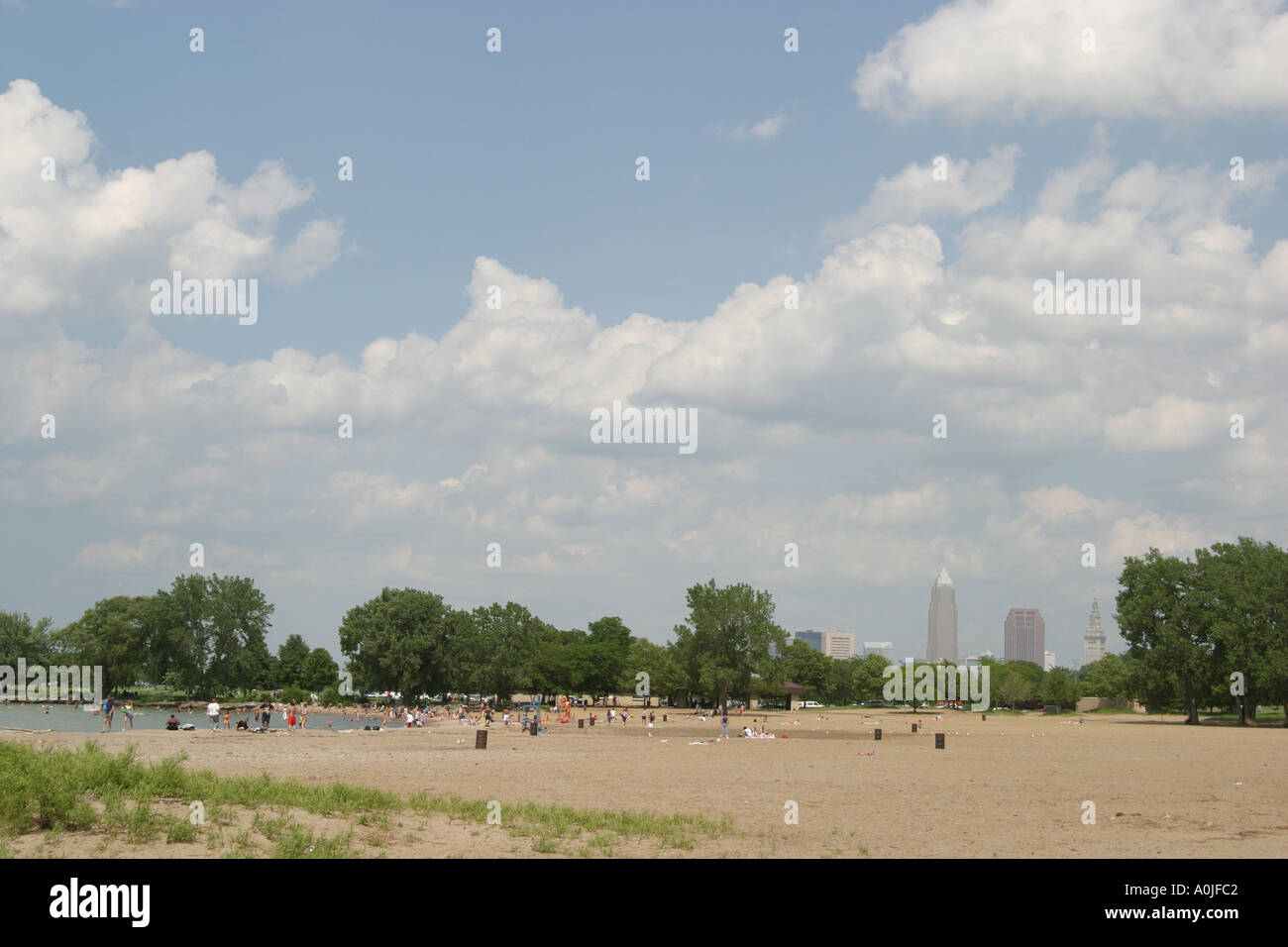 Cleveland edgewater beach hi-res stock photography and images - Alamy