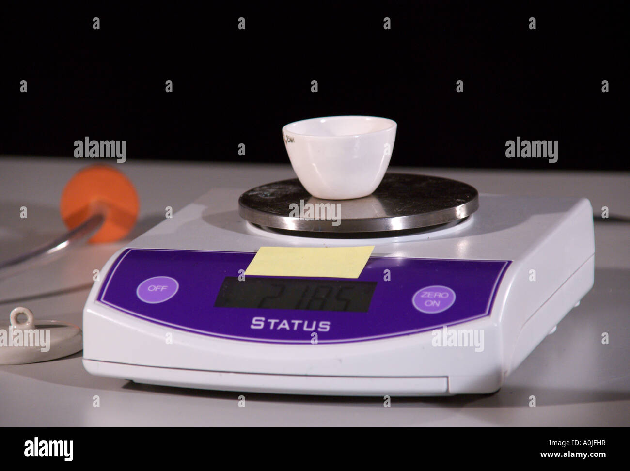 science laboratory equipment Stock Photo - Alamy