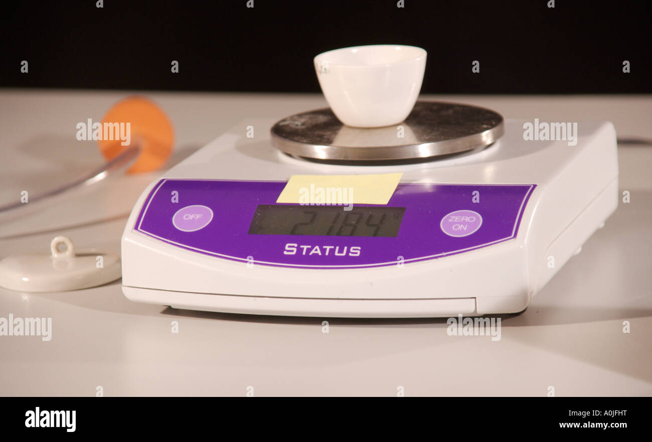 science laboratory equipment Stock Photo - Alamy