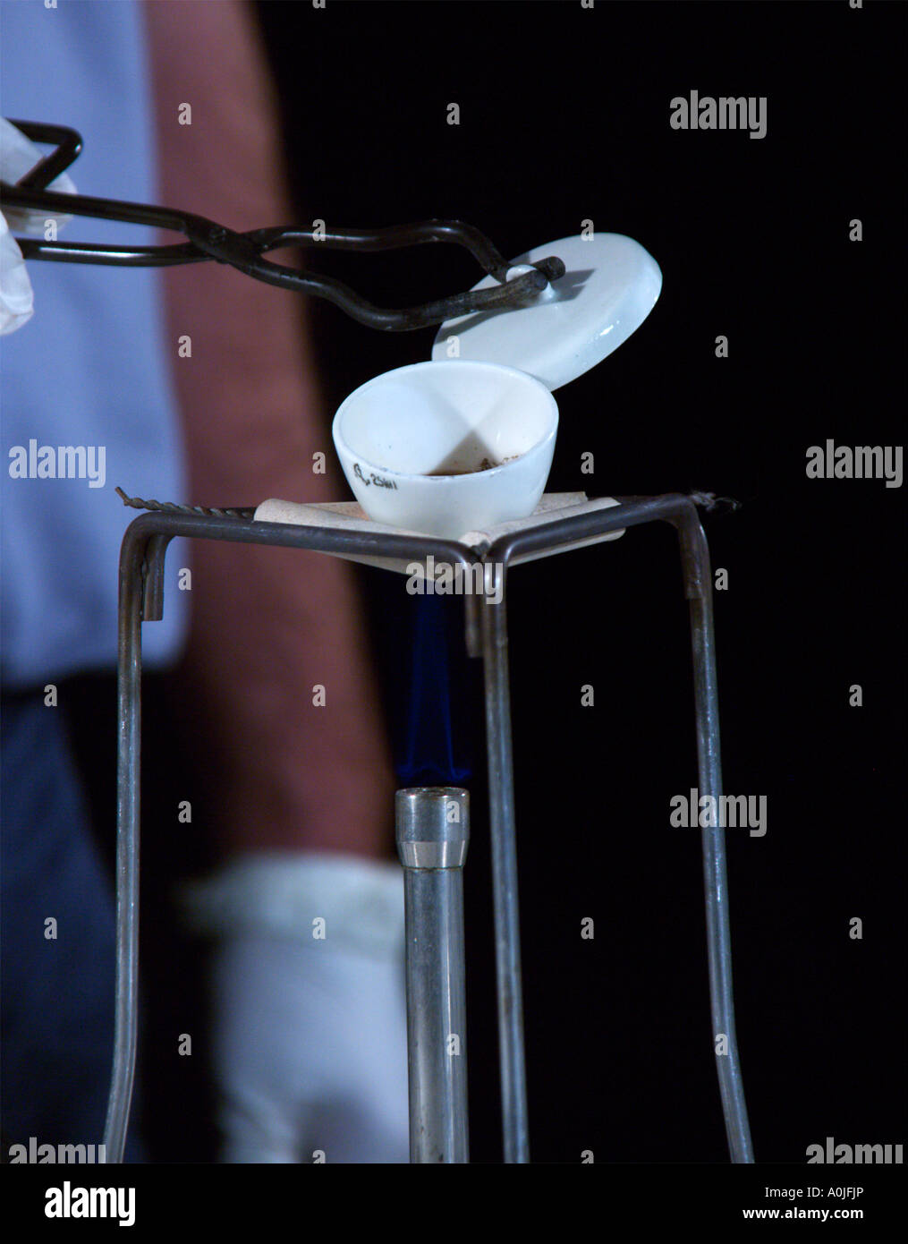 science laboratory equipment Stock Photo - Alamy