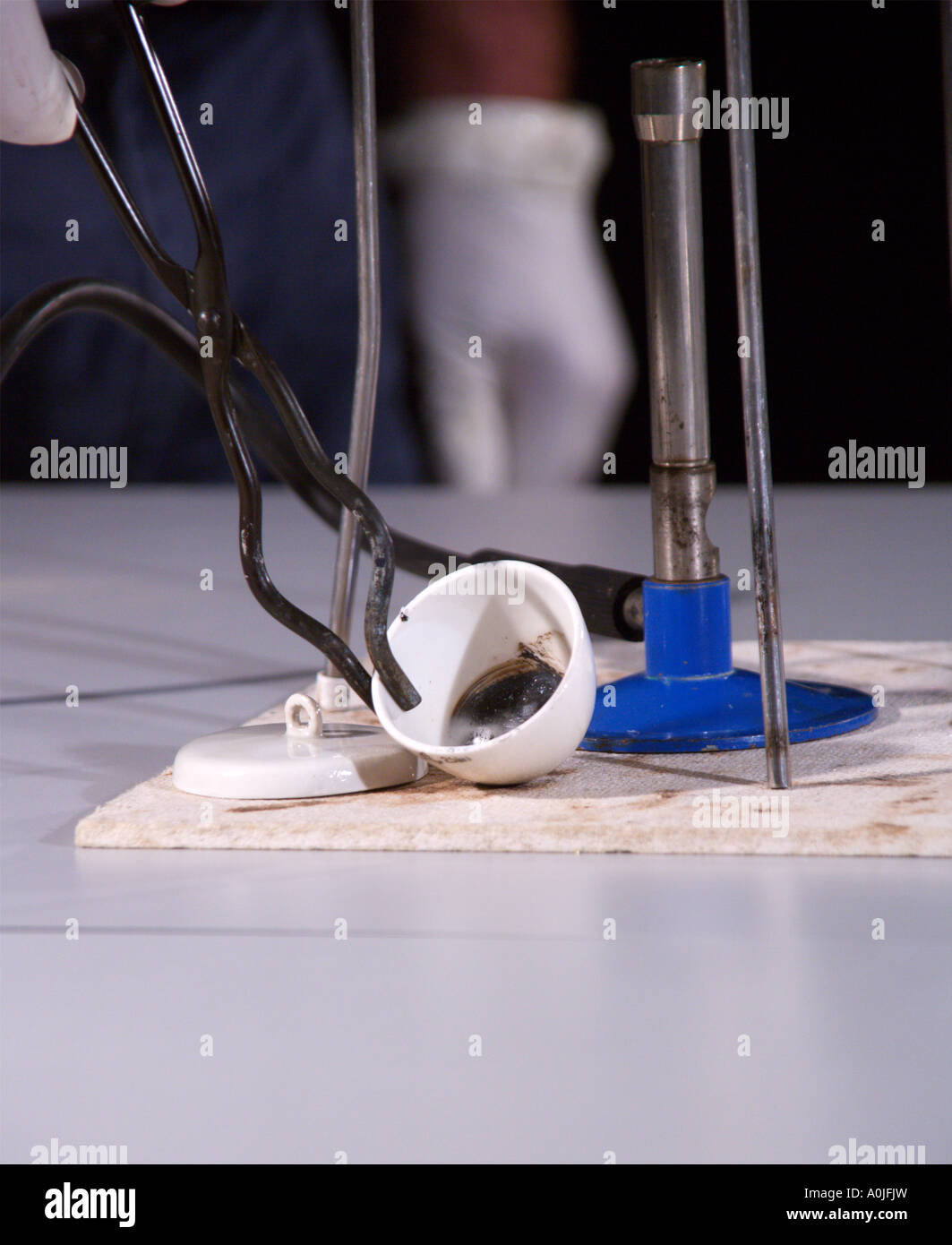 science laboratory equipment Stock Photo - Alamy